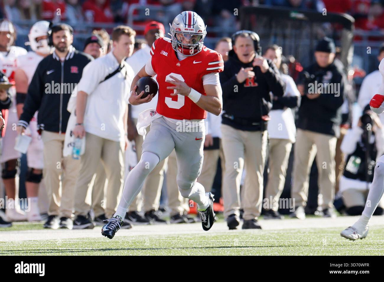 Ohio State quarterback Lincoln Kienholz plays against Rutgers during an ...