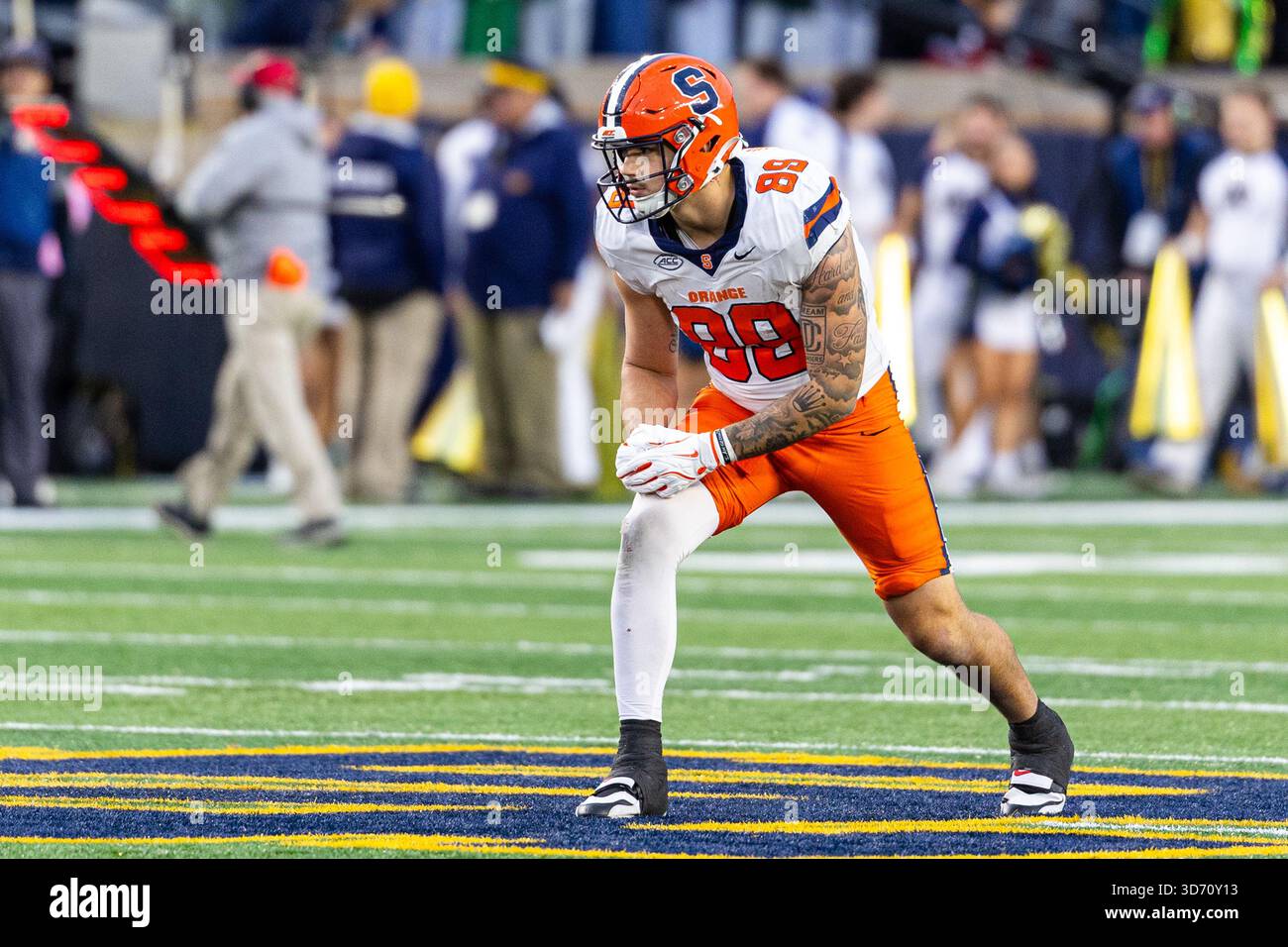 November 22, 2025: Syracuse tight end Dan Villari (89) during NCAA ...