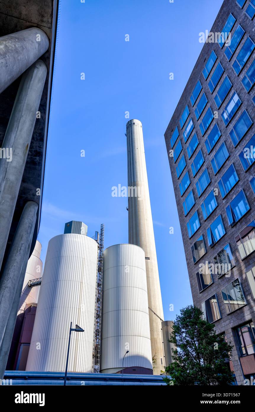 Industrial plants along river hi-res stock photography and images - Alamy