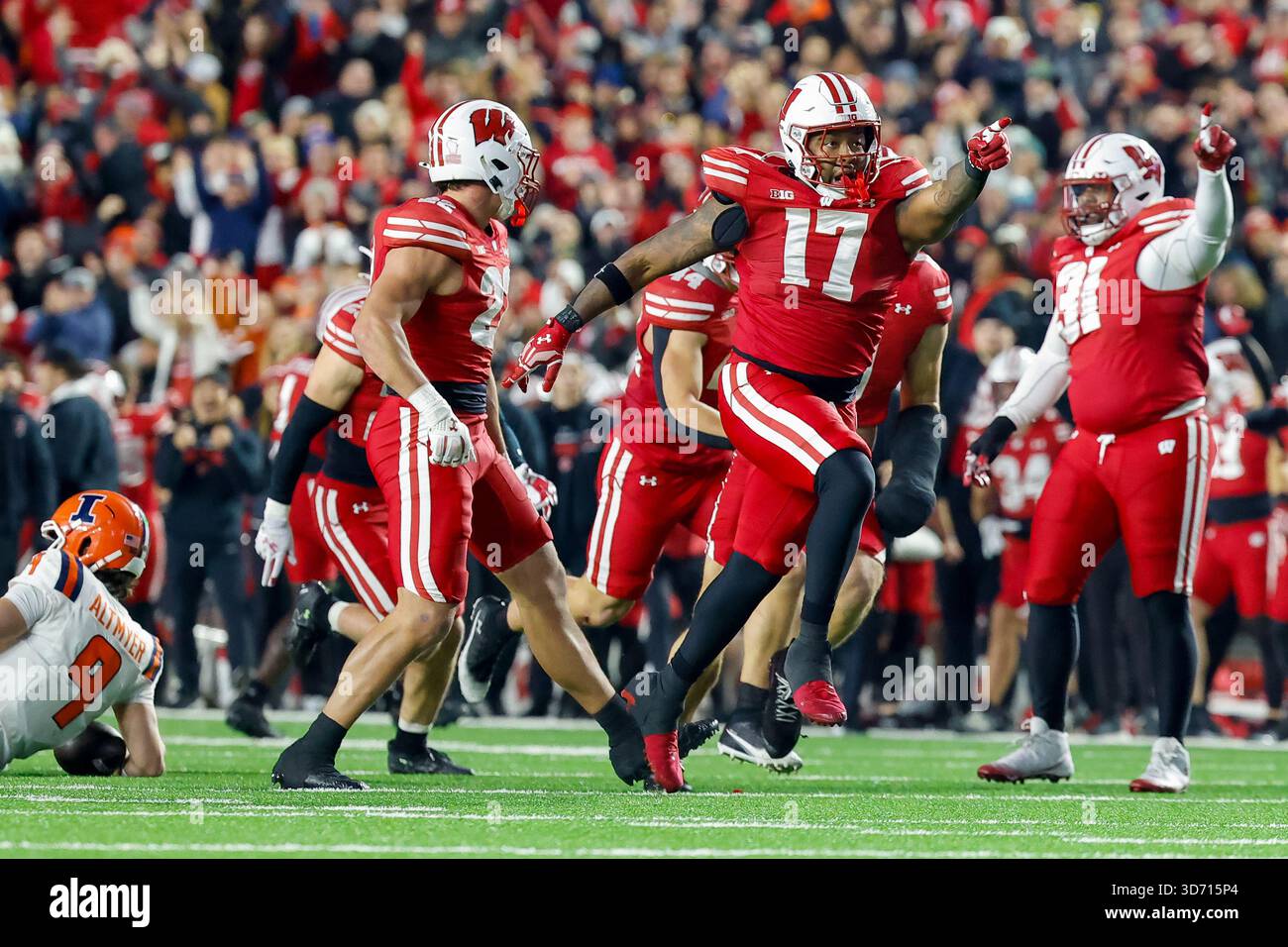 November 22, 2025: Wisconsin Badgers linebacker Darryl Peterson (17 ...