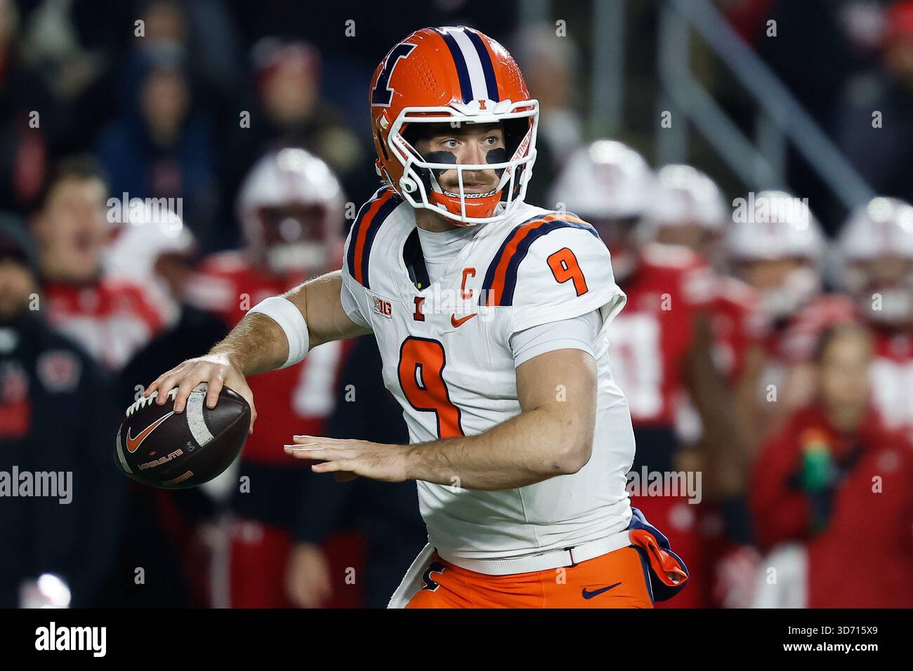 November 22, 2025: Illinois Fighting Illini quarterback Luke Altmyer (9 ...