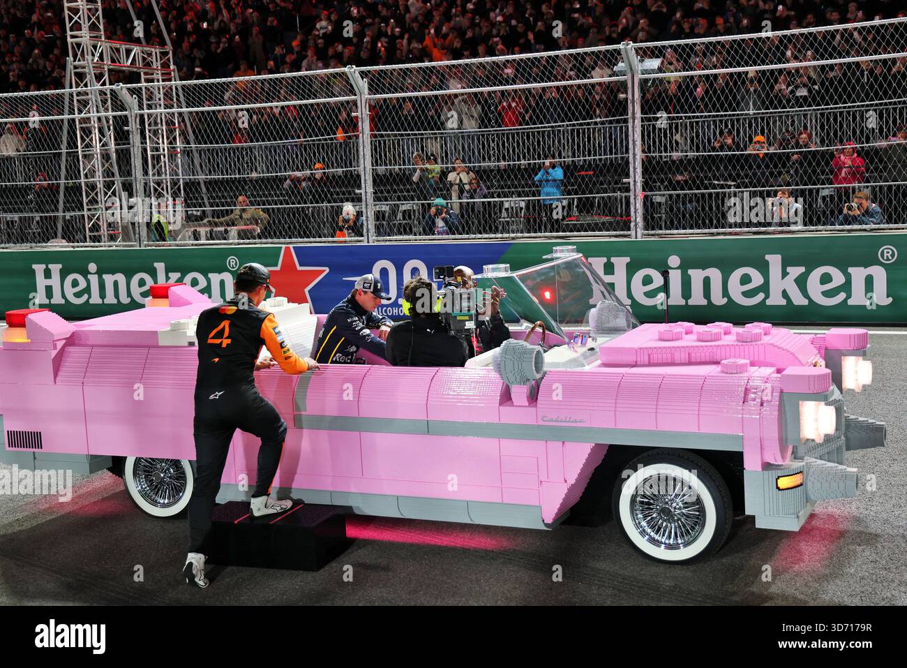 Max Verstappen (NLD) Red Bull Racing and Lando Norris (GBR) McLaren in ...