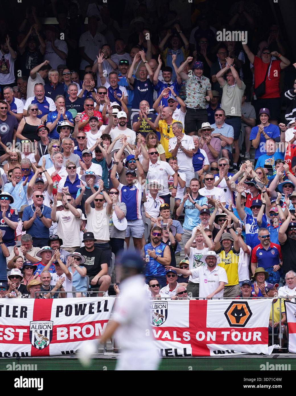 The Barmy Army, The official England supporters club cheer on the team ...