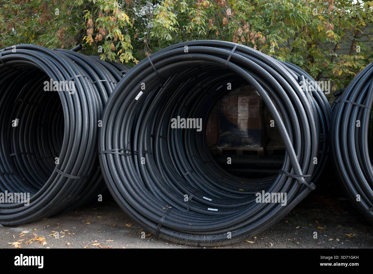 High-density polyethylene pipes for the transmission of liquids and ...