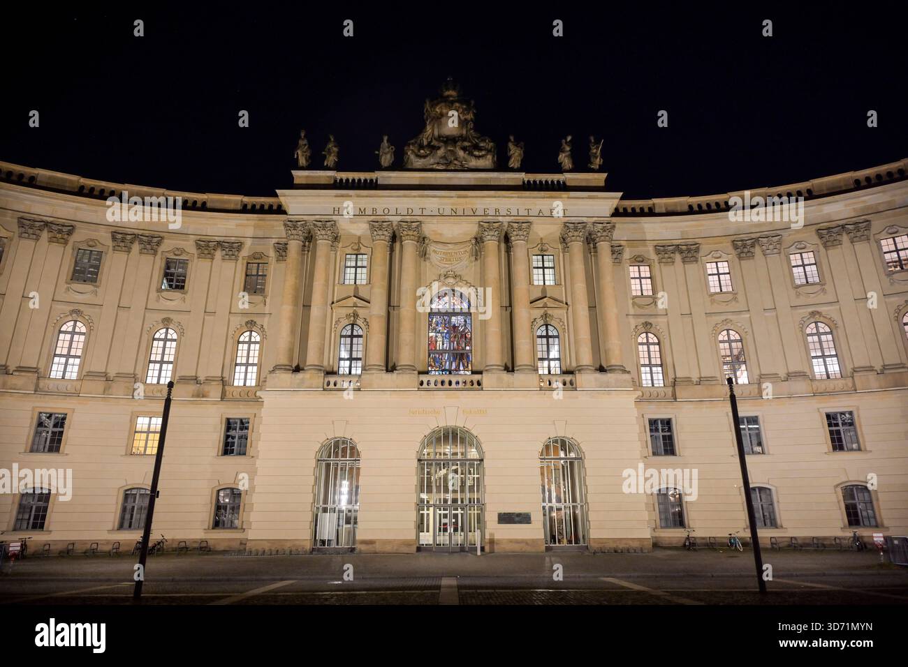 Kommode, Alte Bibliothek als Sitz der Juristischen Fakultät der Humboldt-Universität, Bebelplatz ...