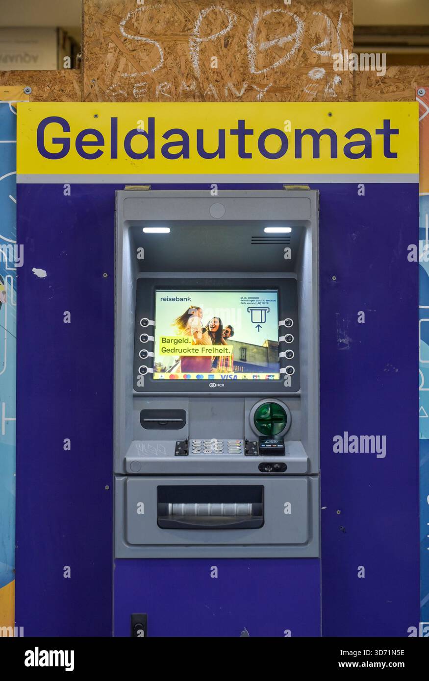 Geldautomat, Berlin, Deutschland *** ATM, Berlin, Germany Stock Photo ...