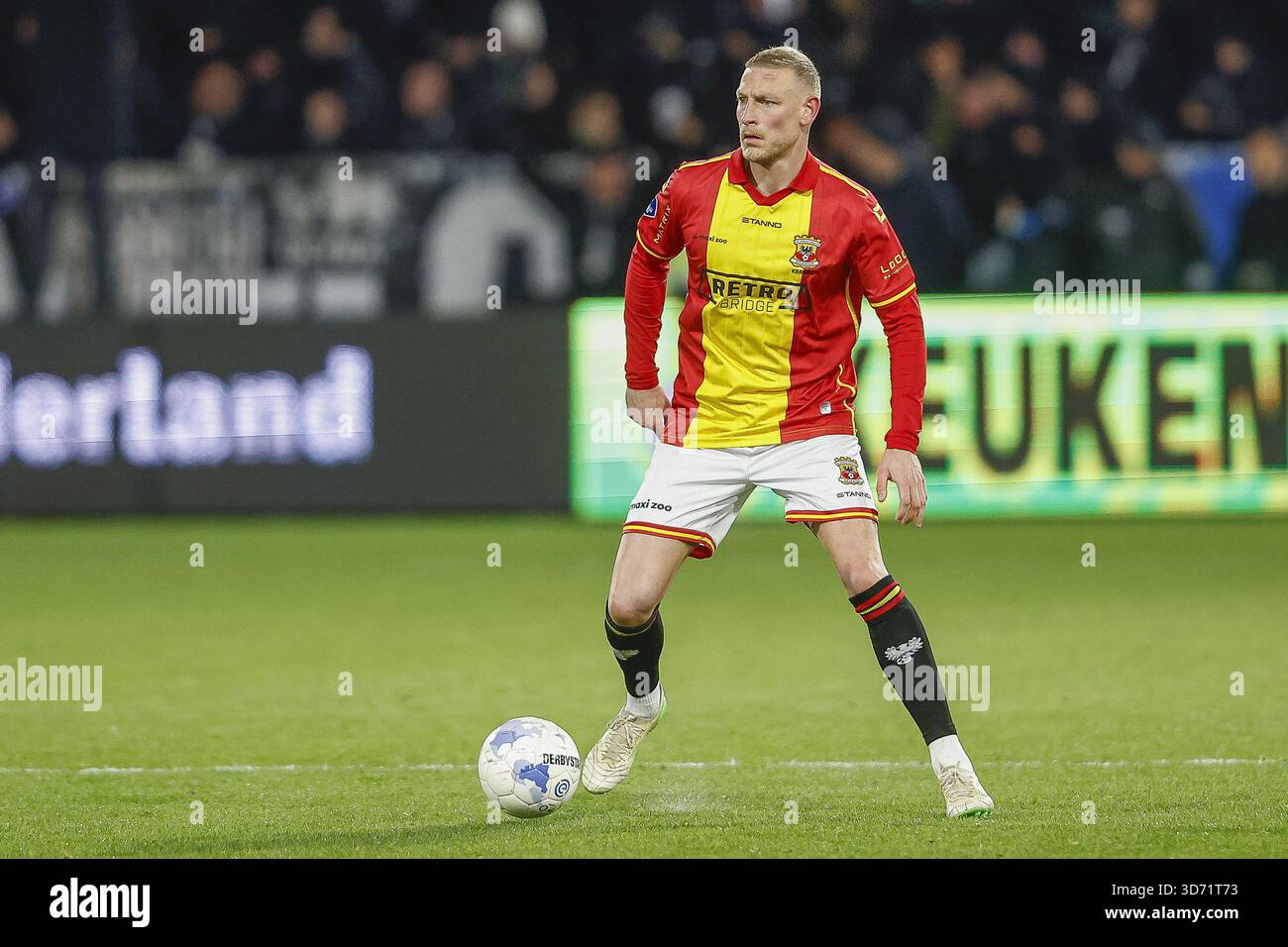 ALMELO , 22-11-2025 , Asito Stadium , season 2025 / 2026 , Dutch ...