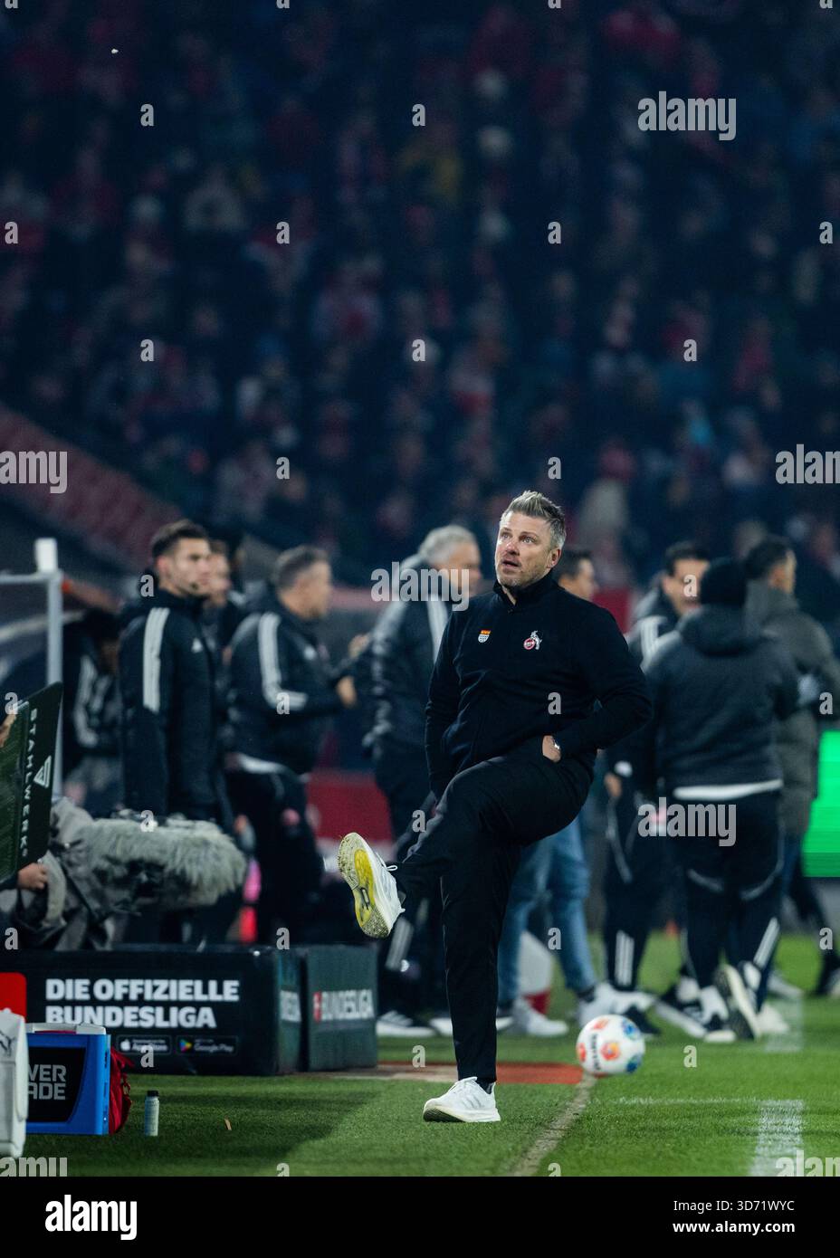 Koeln, RheinEnergieStadion, 22.11.2025: Head coach Lukas Kwasniok of ...