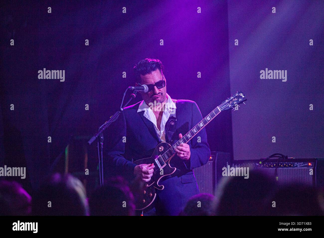 Naim Cortazzi - vocals and guitarists of the fun lovin criminals ...