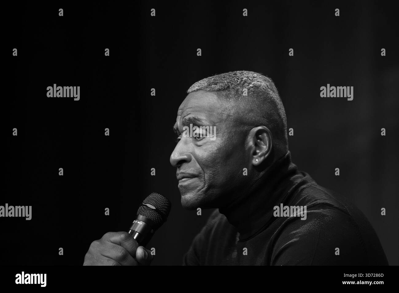 Heroes tv series Black and White Stock Photos & Images - Alamy