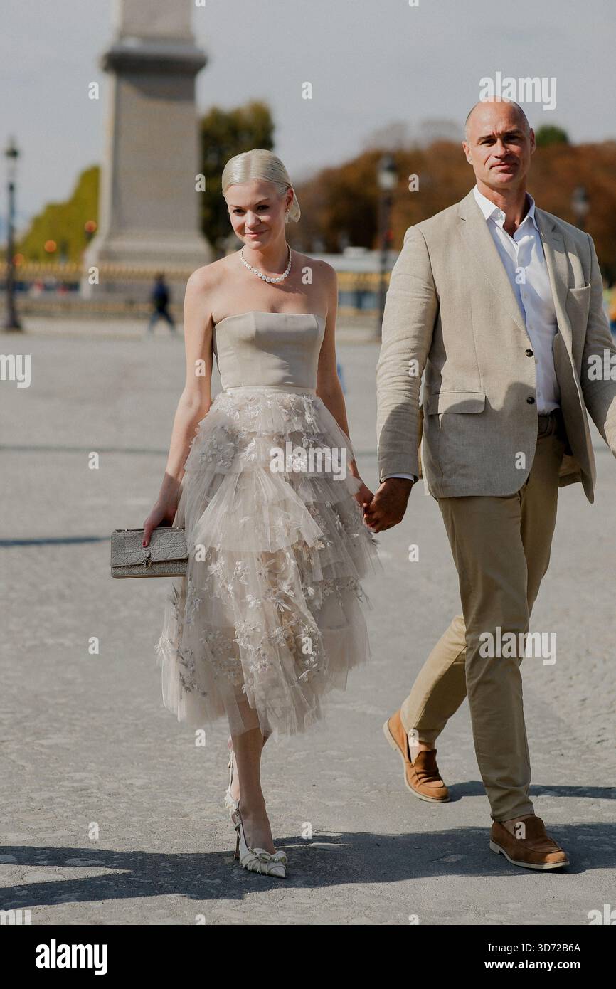 Street style, Cecily Waud arriving at Dior Spring Summer 2026 ready-to ...