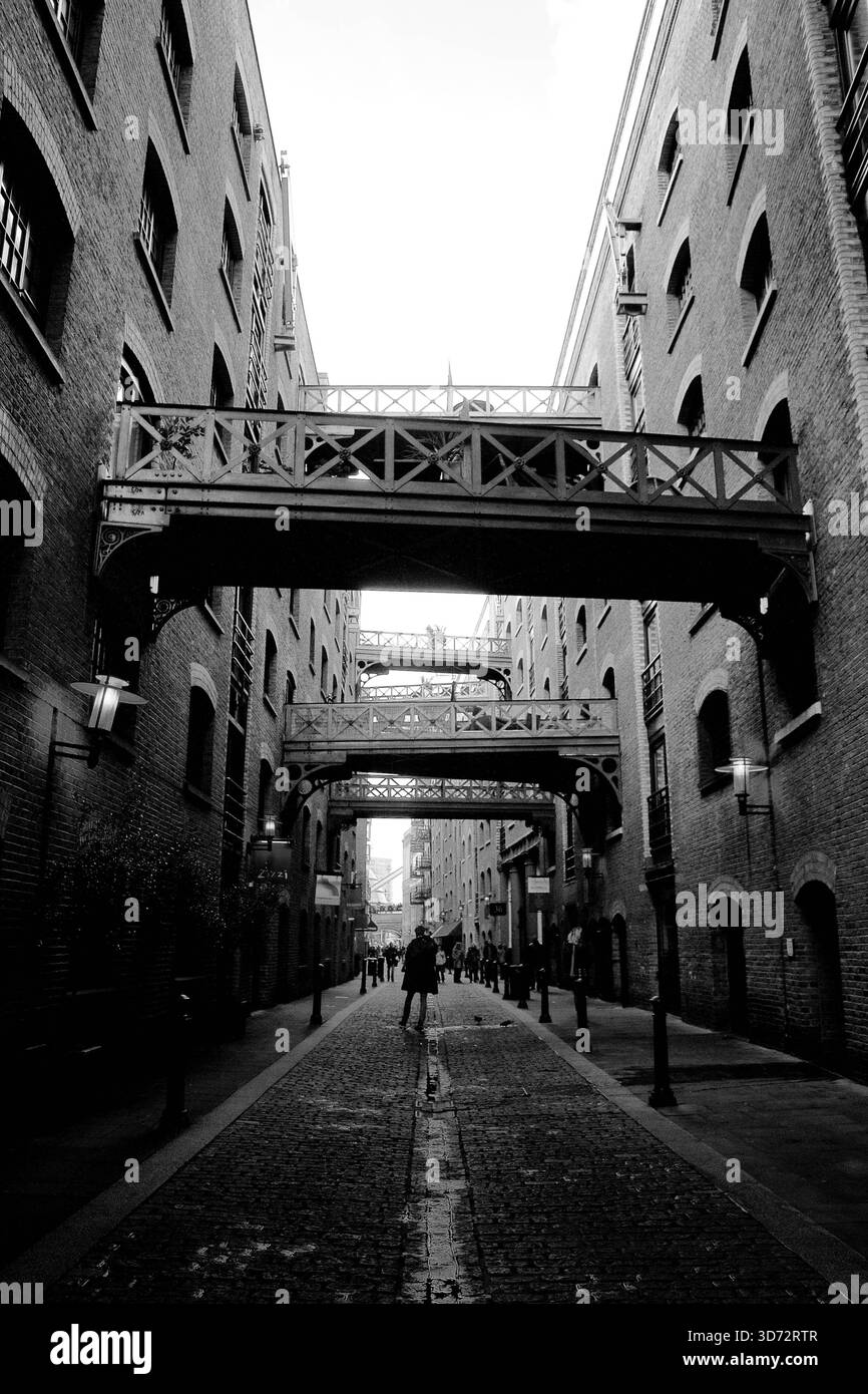 London brick buildings victorian Black and White Stock Photos & Images ...