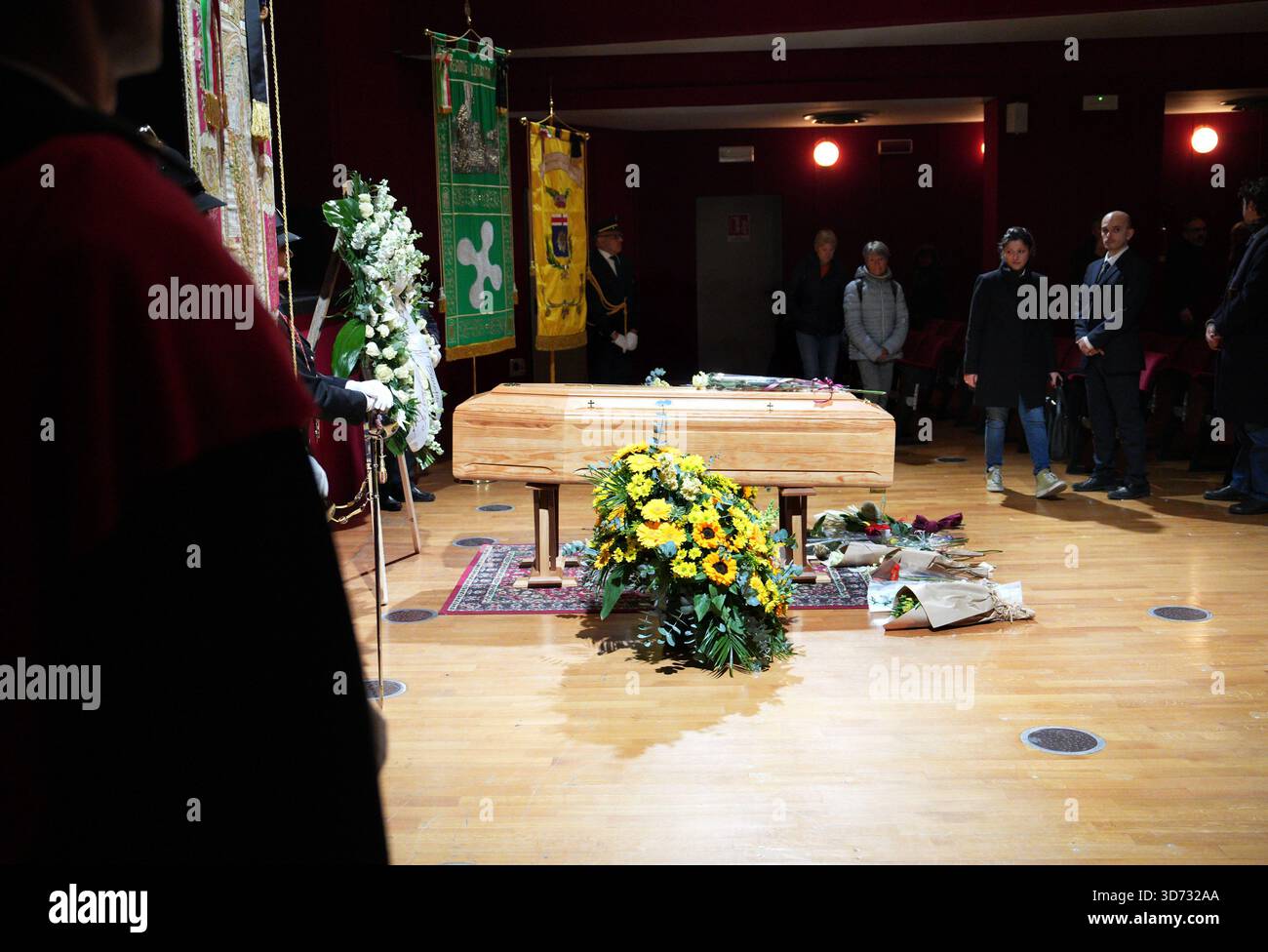 Milan, Chapel of Rest for the Death of Ornella Vanoni at the Piccolo ...