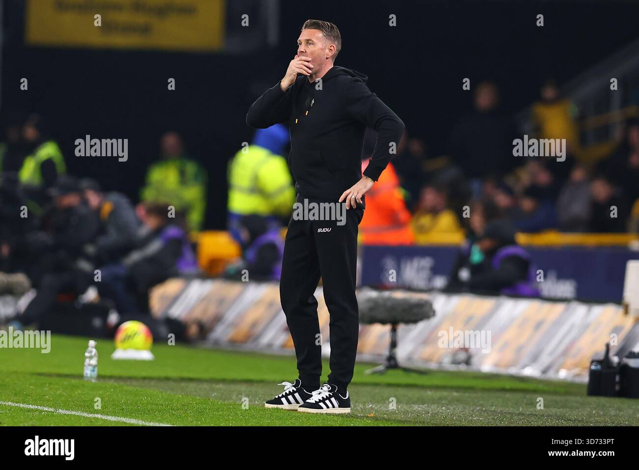 Wolverhampton Wanderers manager Rob Edwards during the Wolverhampton ...