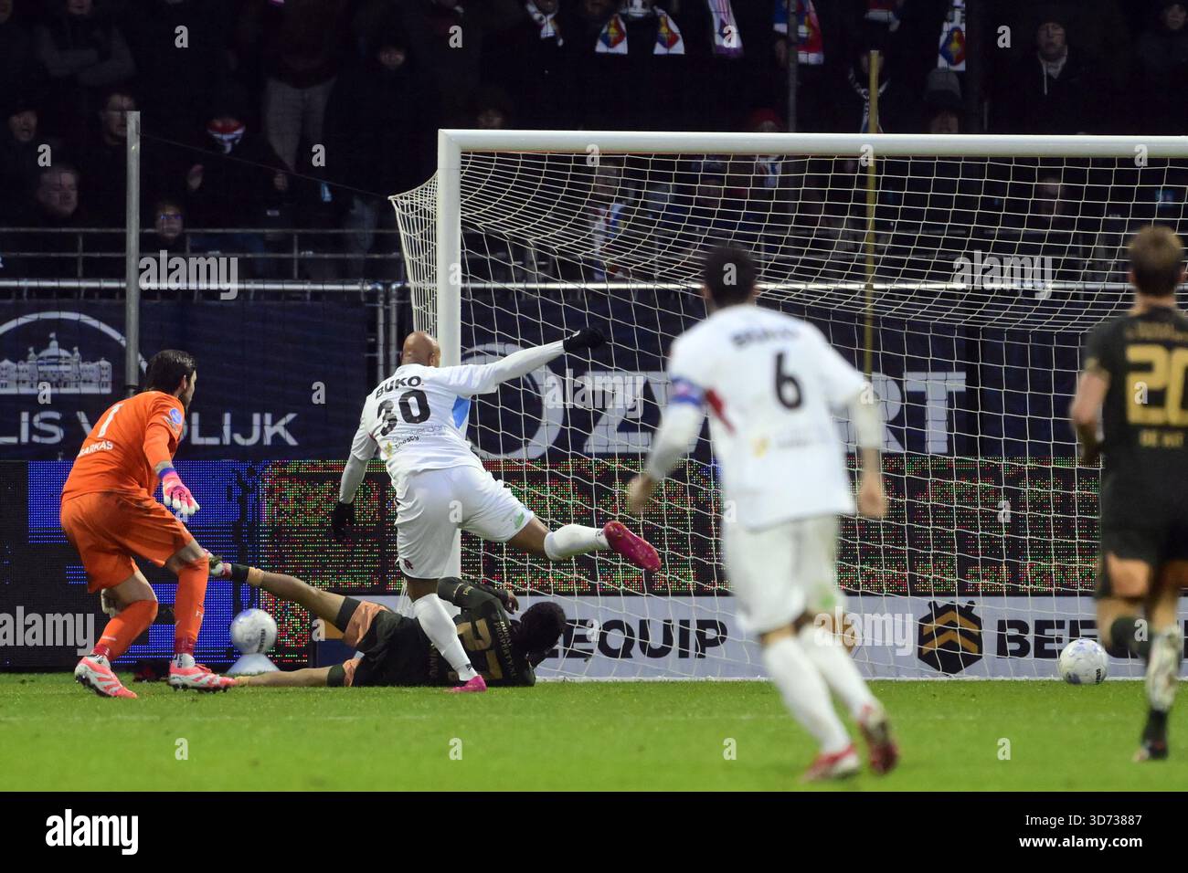 VELSEN - Kay Tejan of Telstar (30) misses a big chance to make it 2-1 ...