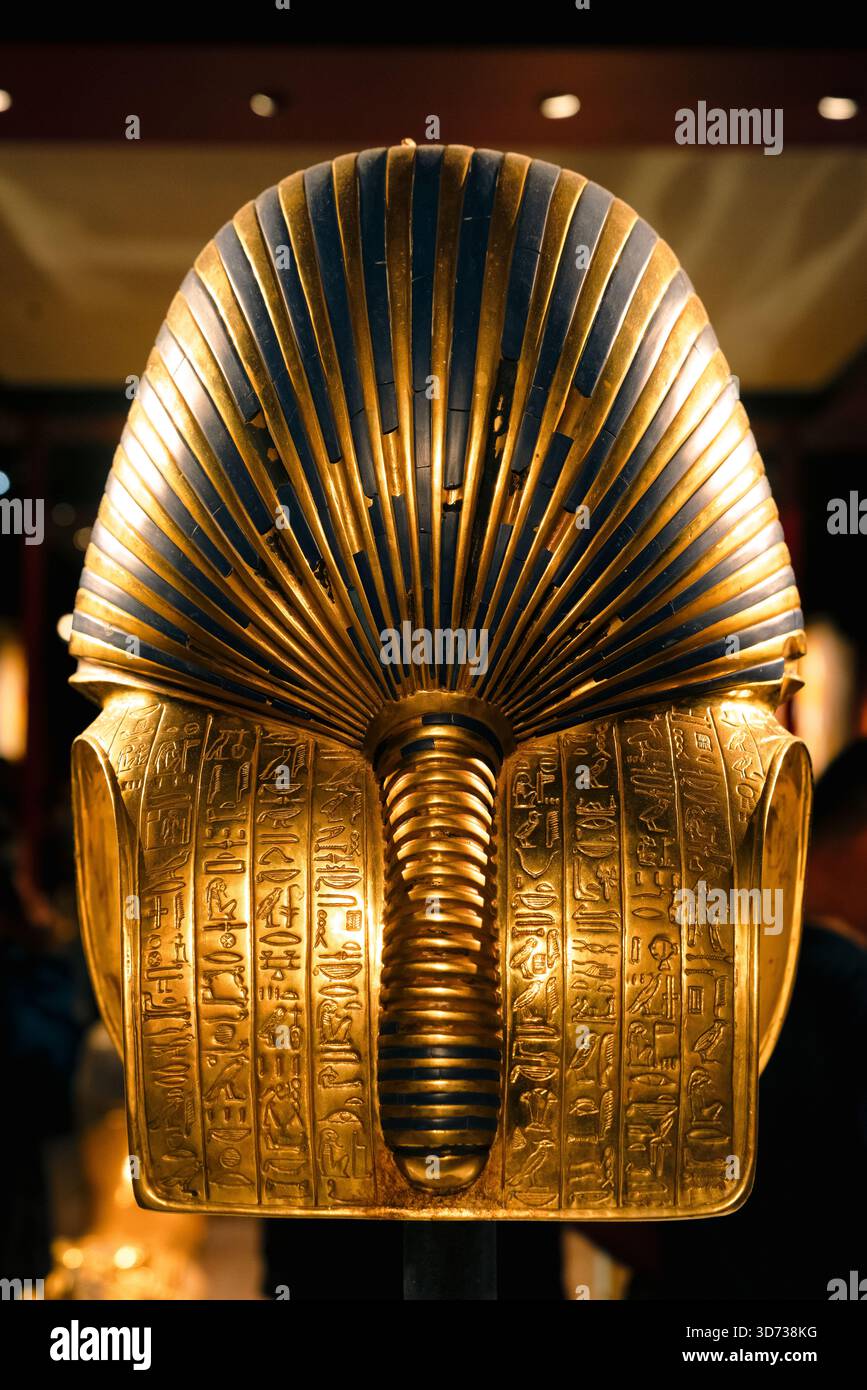 Close-up view of Tutankhamun’s golden funerary mask, showing detailed ...