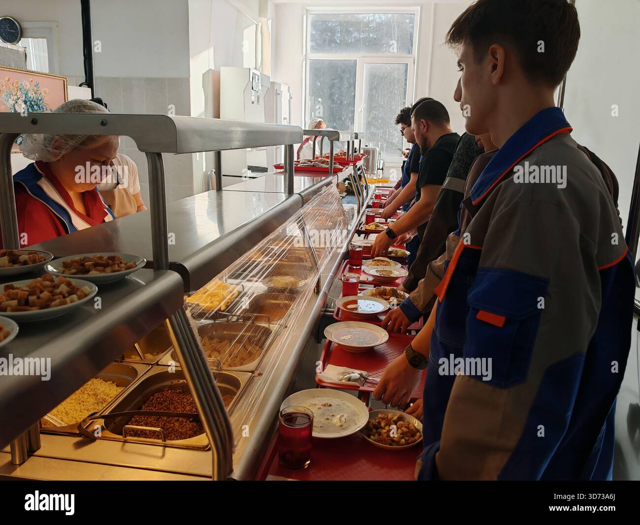 Customers standing line hi-res stock photography and images - Alamy