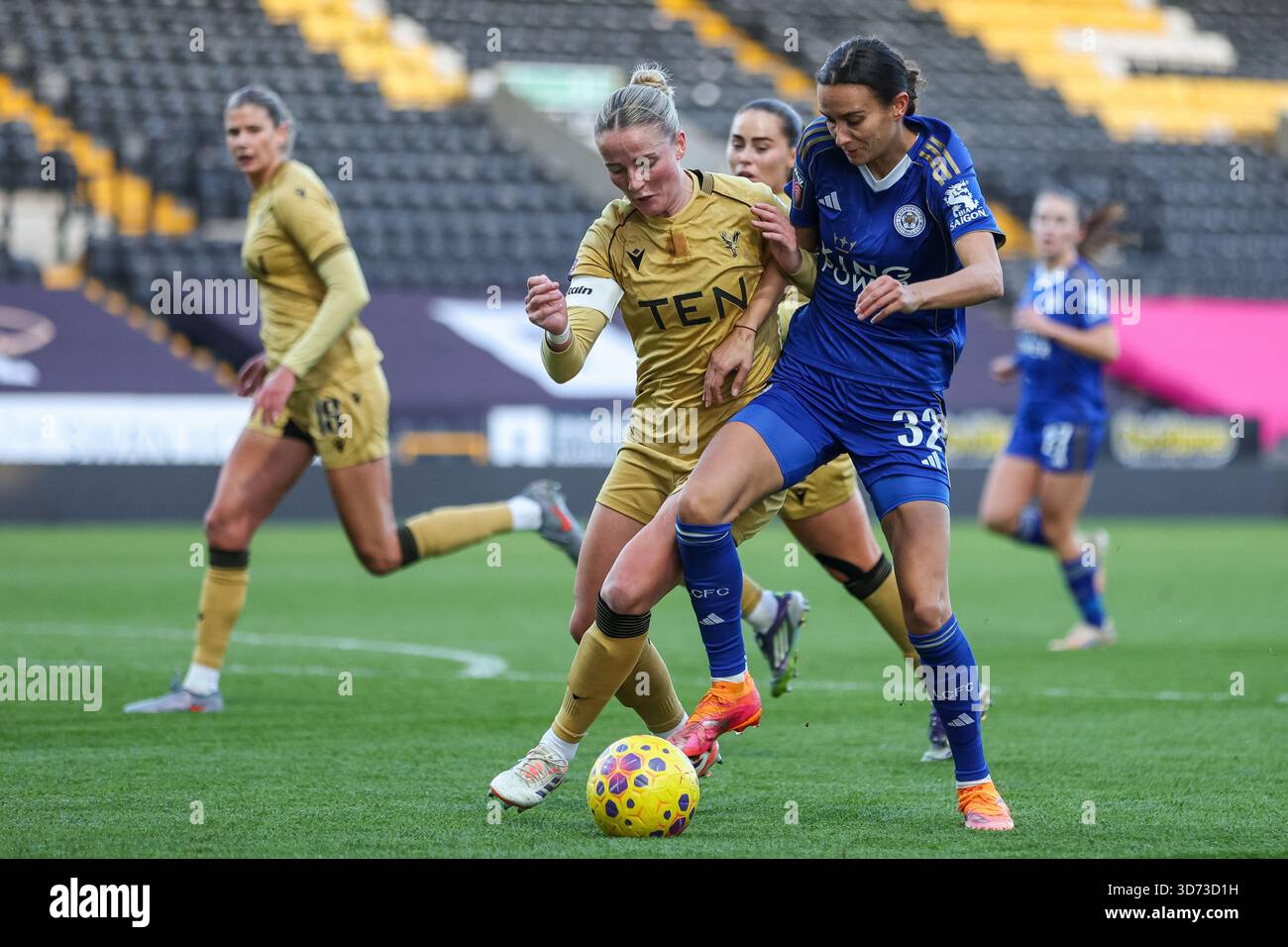 6, Amy Everett of Crystal Palace chases 32, Rosella Ayane of Leicester ...