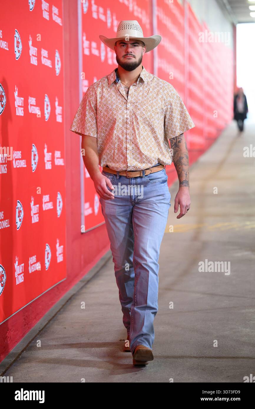 Kansas City Chiefs tight end Jared Wiley enters the stadium before an ...
