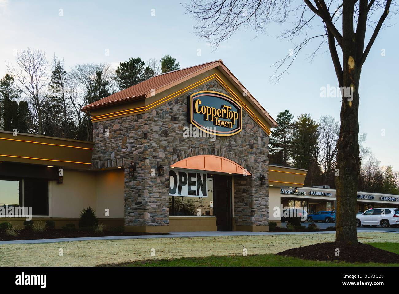 Dewitt, NY - Nov 19, 2025: CopperTop Tavern storefront, CopperTop ...