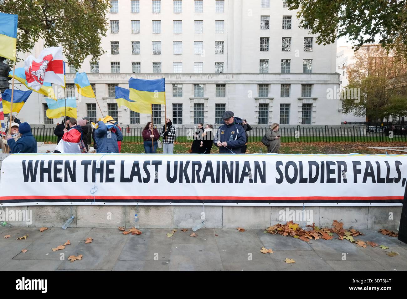 Ukraine, Russia war: Ukraine protest US peace deal. Ukrainians opposite ...