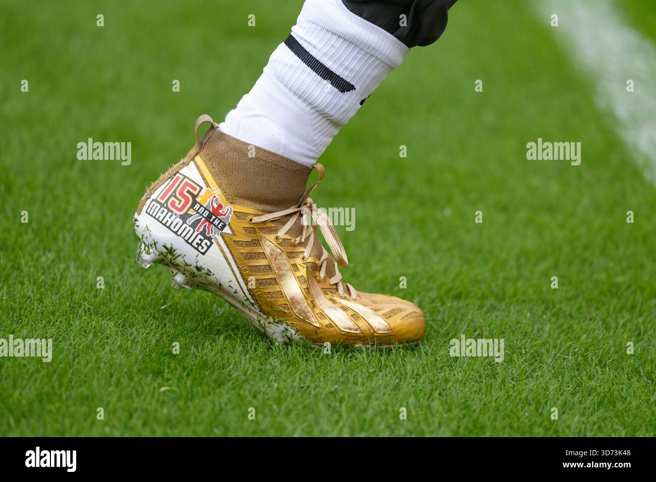 Kansas City Chiefs quarterback Patrick Mahomes (15) wears his "Cleats ...