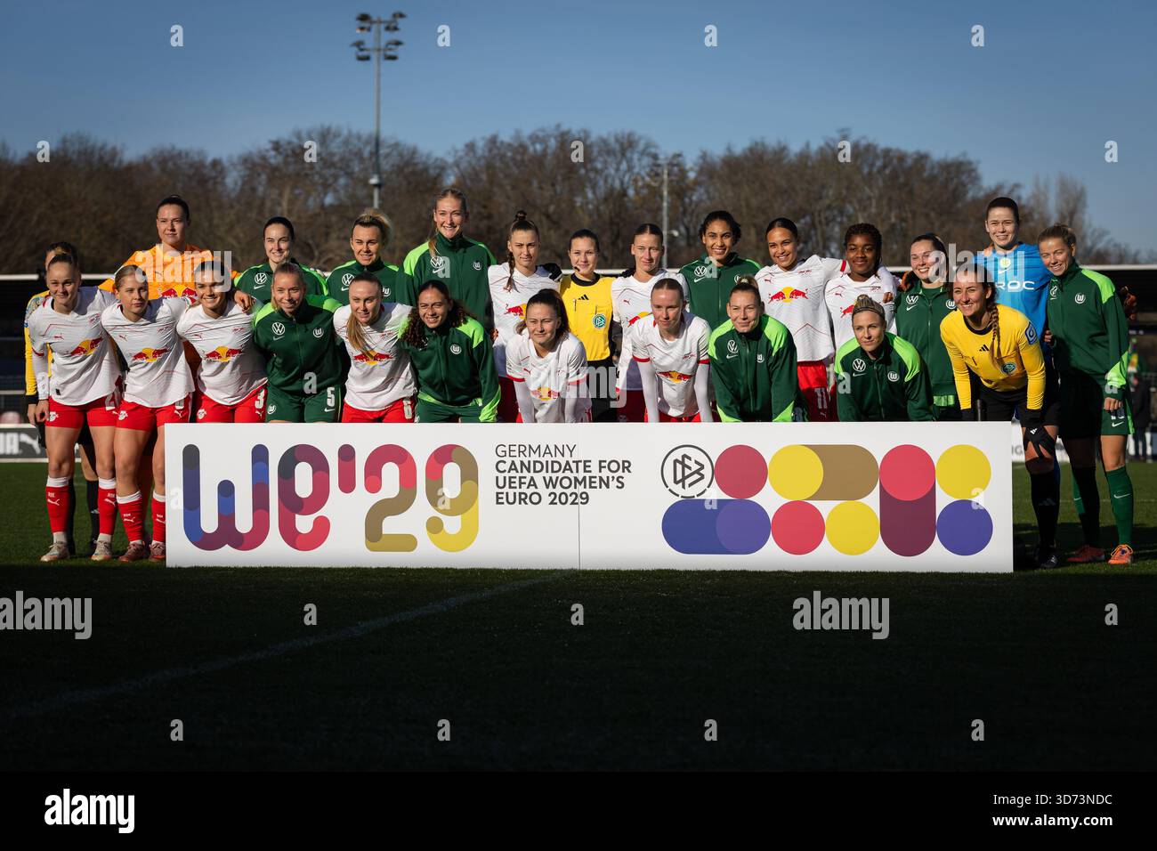 Leipzig, Germany. 23rd, November 2025. The players of the two teams ...