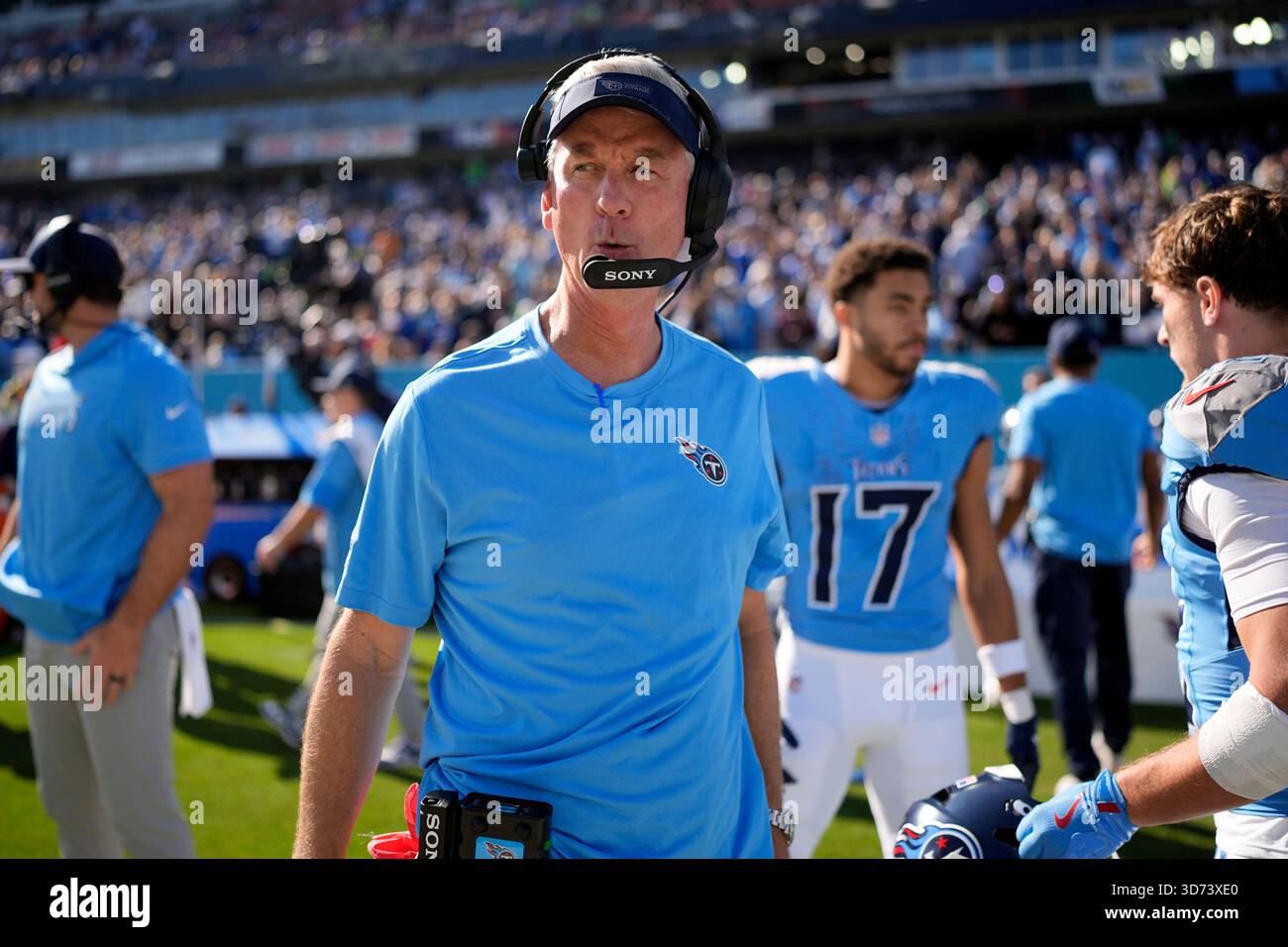 Tennessee Titans interim head coach Mike McCoy walks on the sideline ...