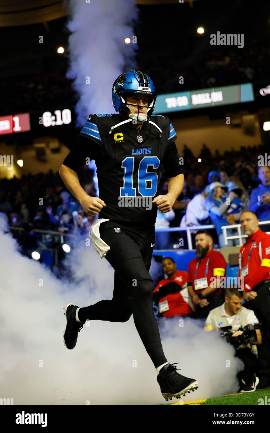 Detroit Lions quarterback Jared Goff (16) takes the field before an NFL ...