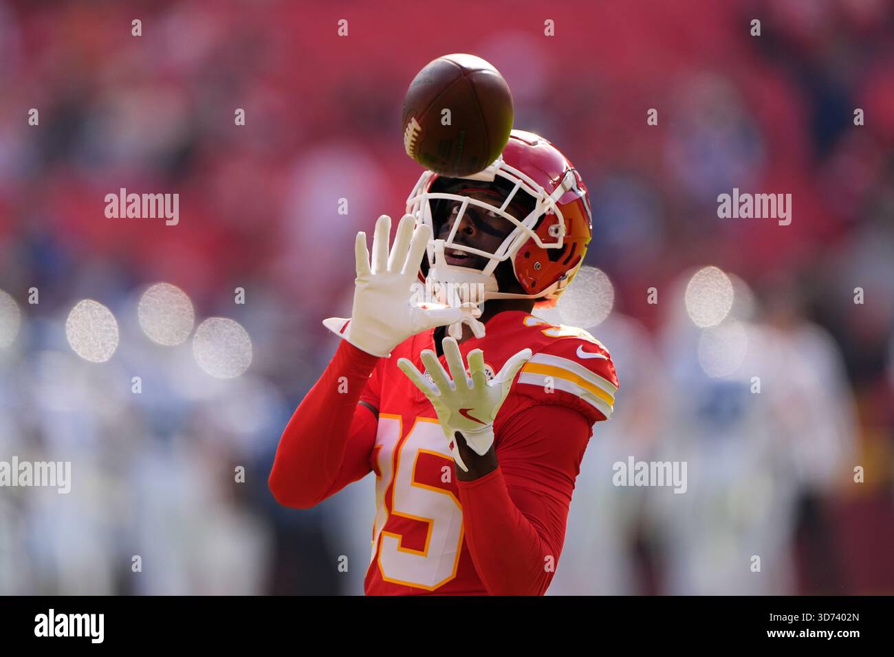 Kansas City Chiefs cornerback Jaylen Watson (35) warms up before an NFL ...