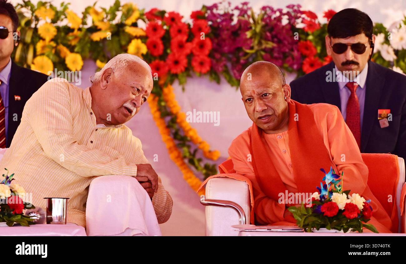 LUCKNOW, INDIA - NOVEMBER 23: RSS Chief Mohan Bhagwat with Uttar ...
