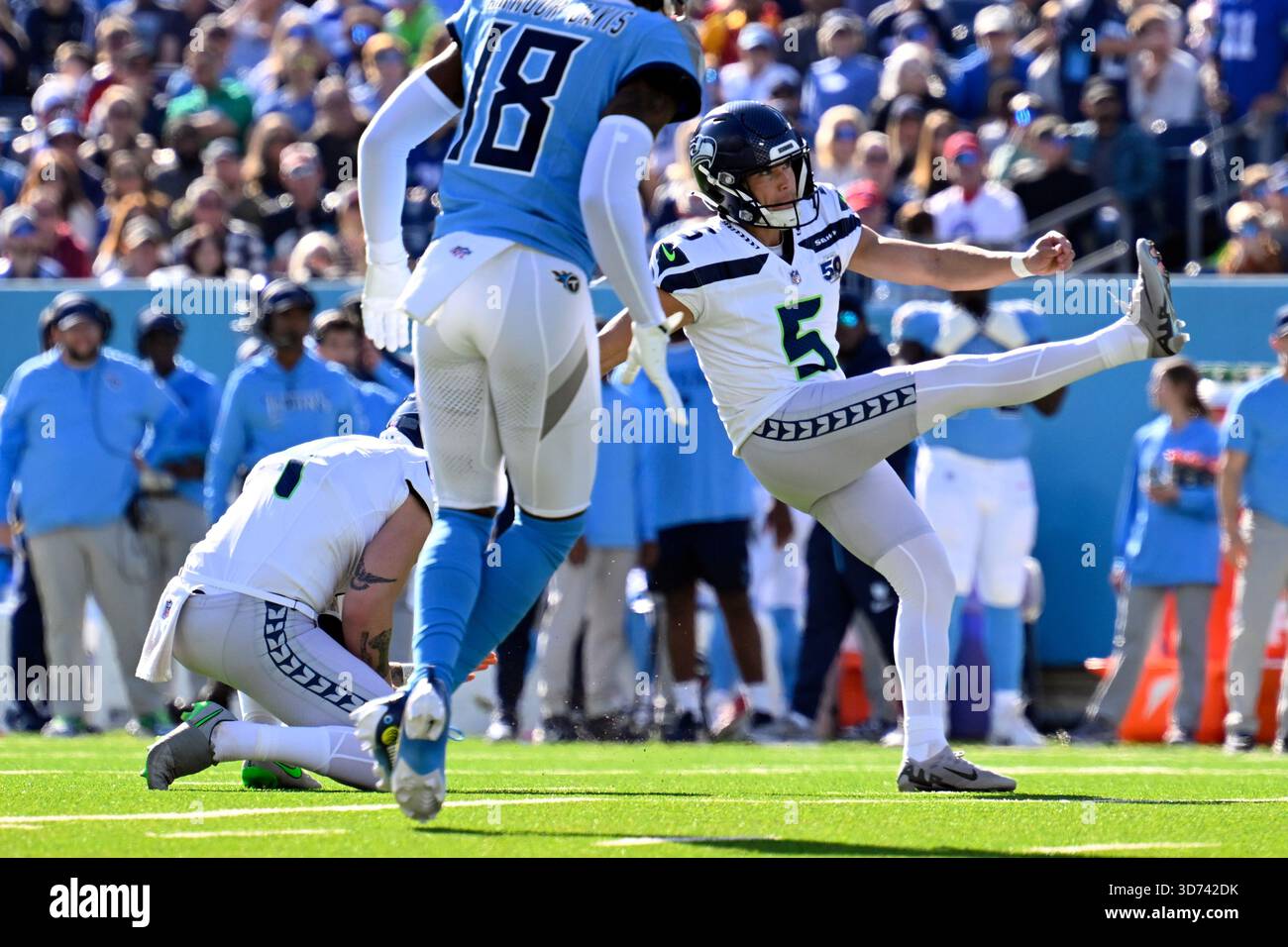 Seattle Seahawks kicker Jason Myers (5) kicks a 47-yard field goal ...