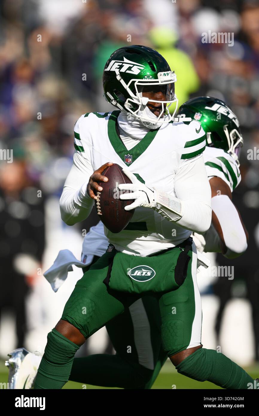 New York Jets quarterback Tyrod Taylor looks to pass during the first ...