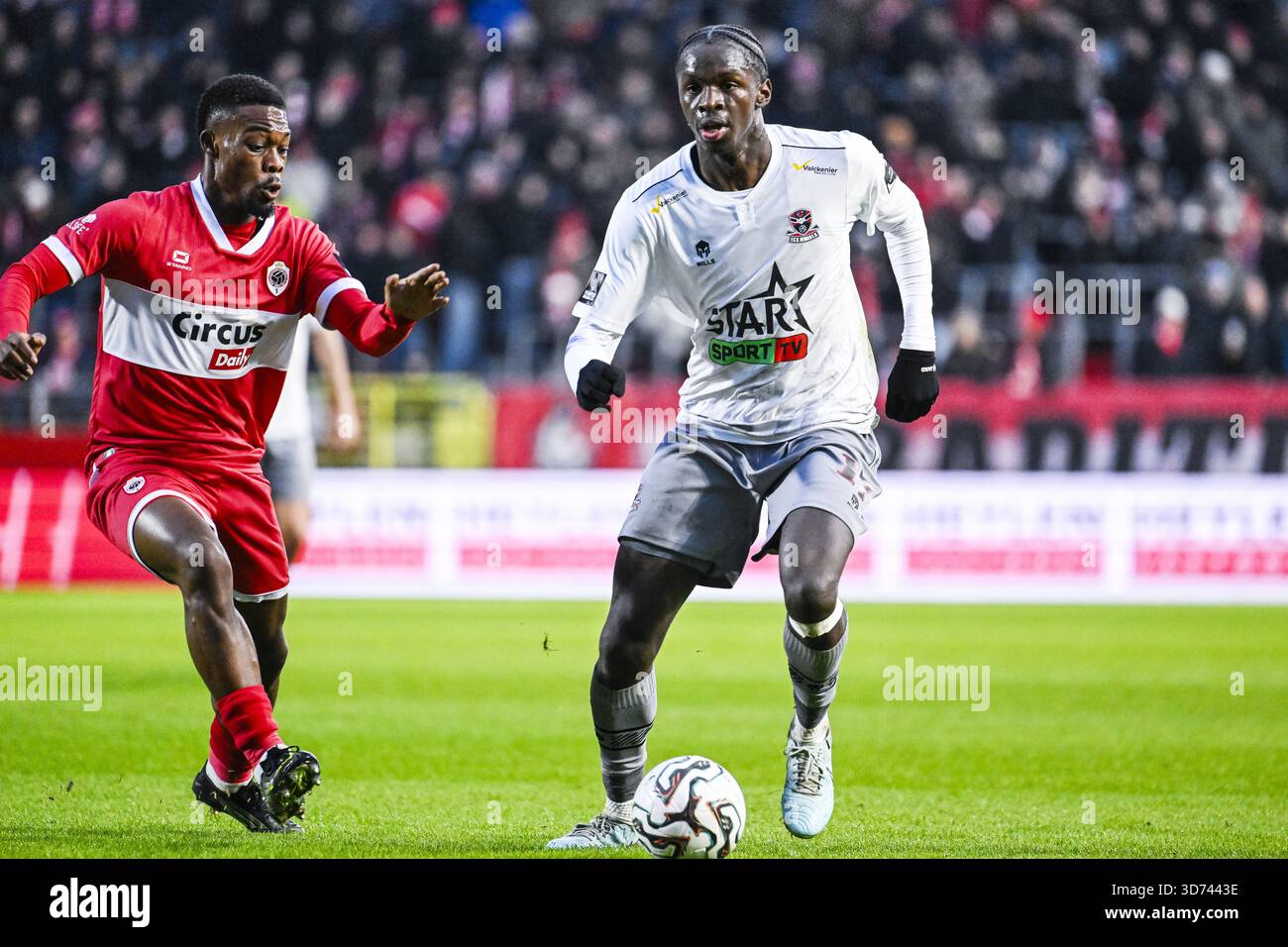 Antwerp's Christopher Scott and Dender's Noah Mbamba-Muanda pictured in ...