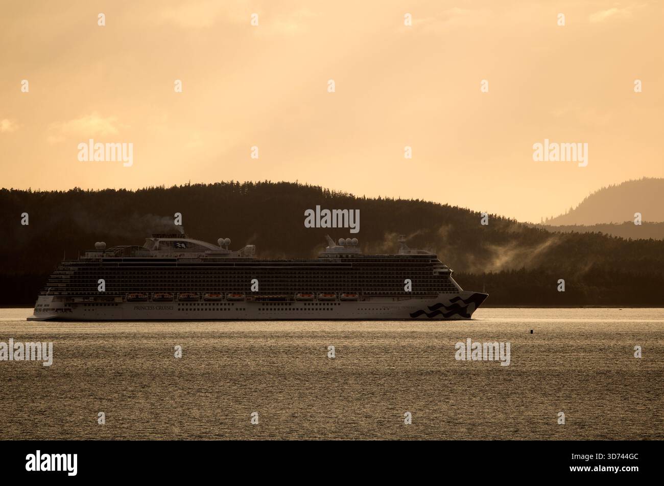 Cruise ship discovery princess hi-res stock photography and images - Alamy
