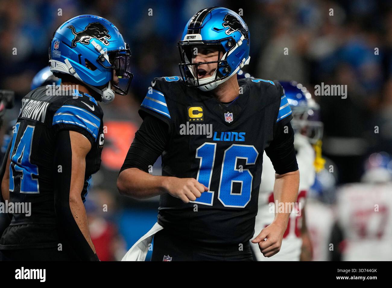 Detroit Lions quarterback Jared Goff (16) celebrates with Detroit Lions ...