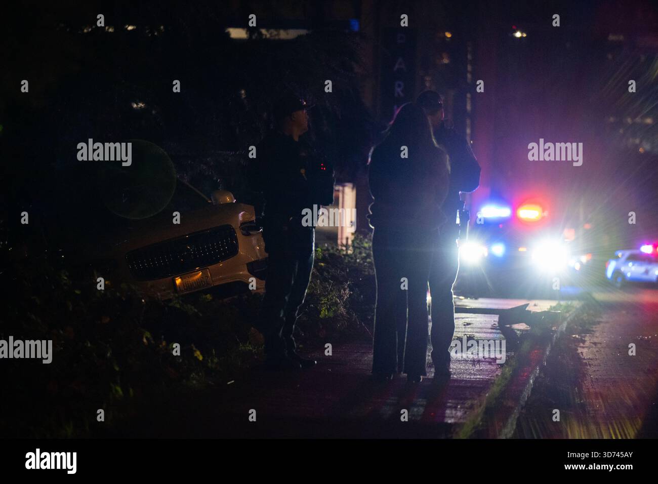 Seattle, USA. 23rd Nov 2025. Just after midnight Seattle Police respond ...
