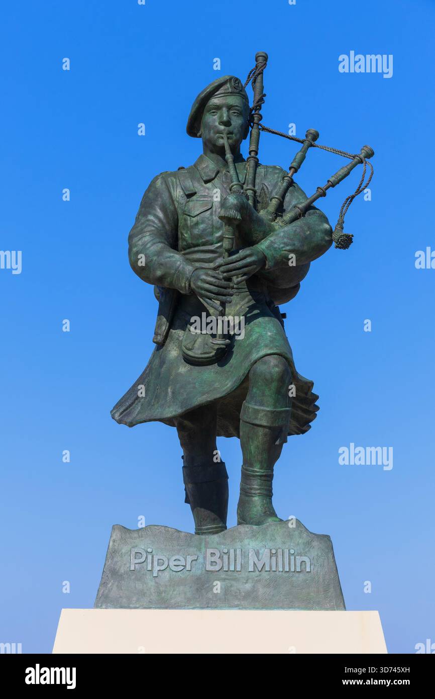 Piper Bill Millin Memorial (1922-2010) at Sword Beach (D-Day - 6 June ...
