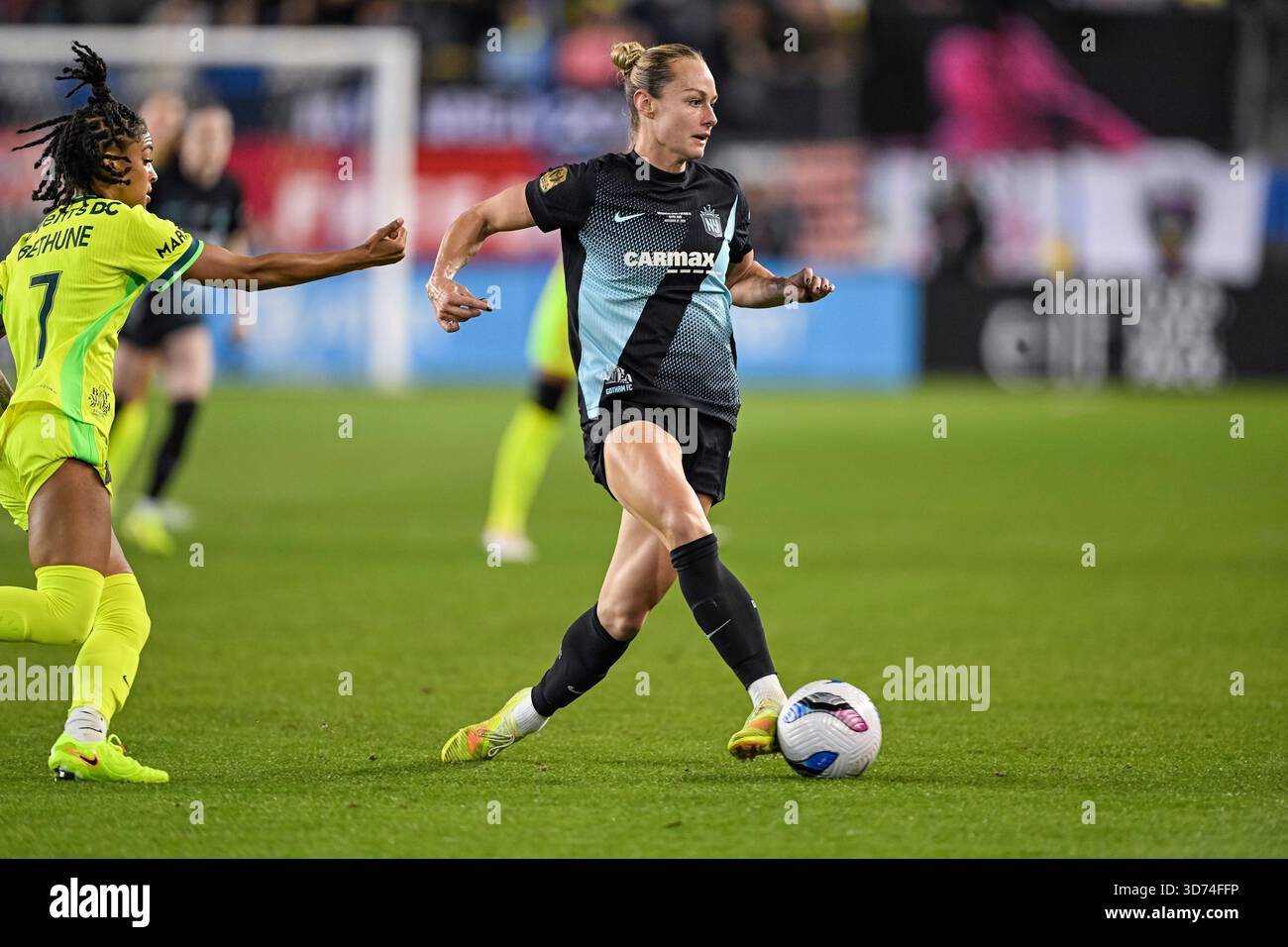 NJ/NY Gotham FC midfielder Jaelin Howell (7) passes the ball during the ...