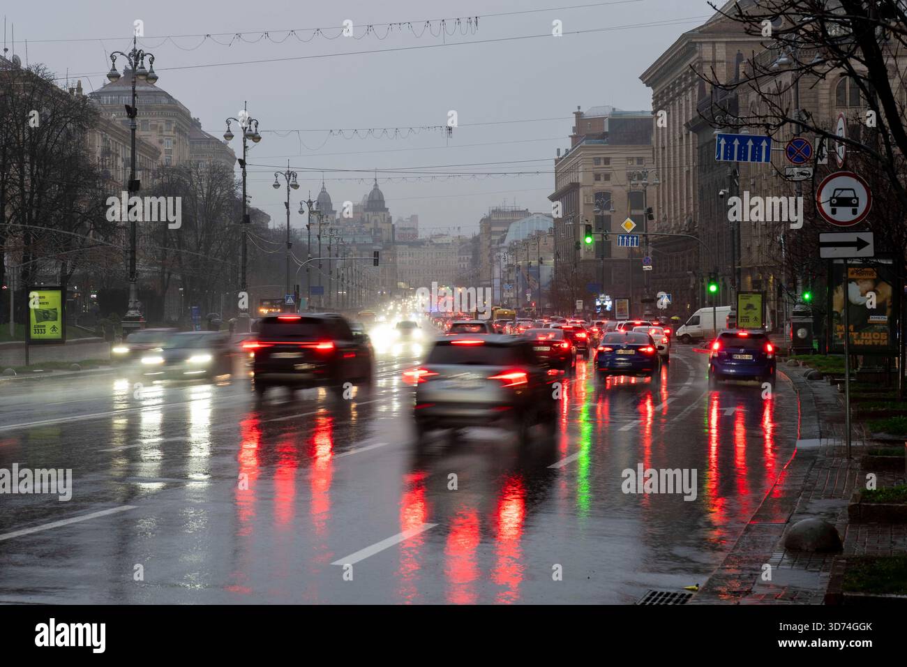 November 23, 2025, Kyiv, Kyiv City, Ukraine: Afternoon traffic on Kyivâ ...