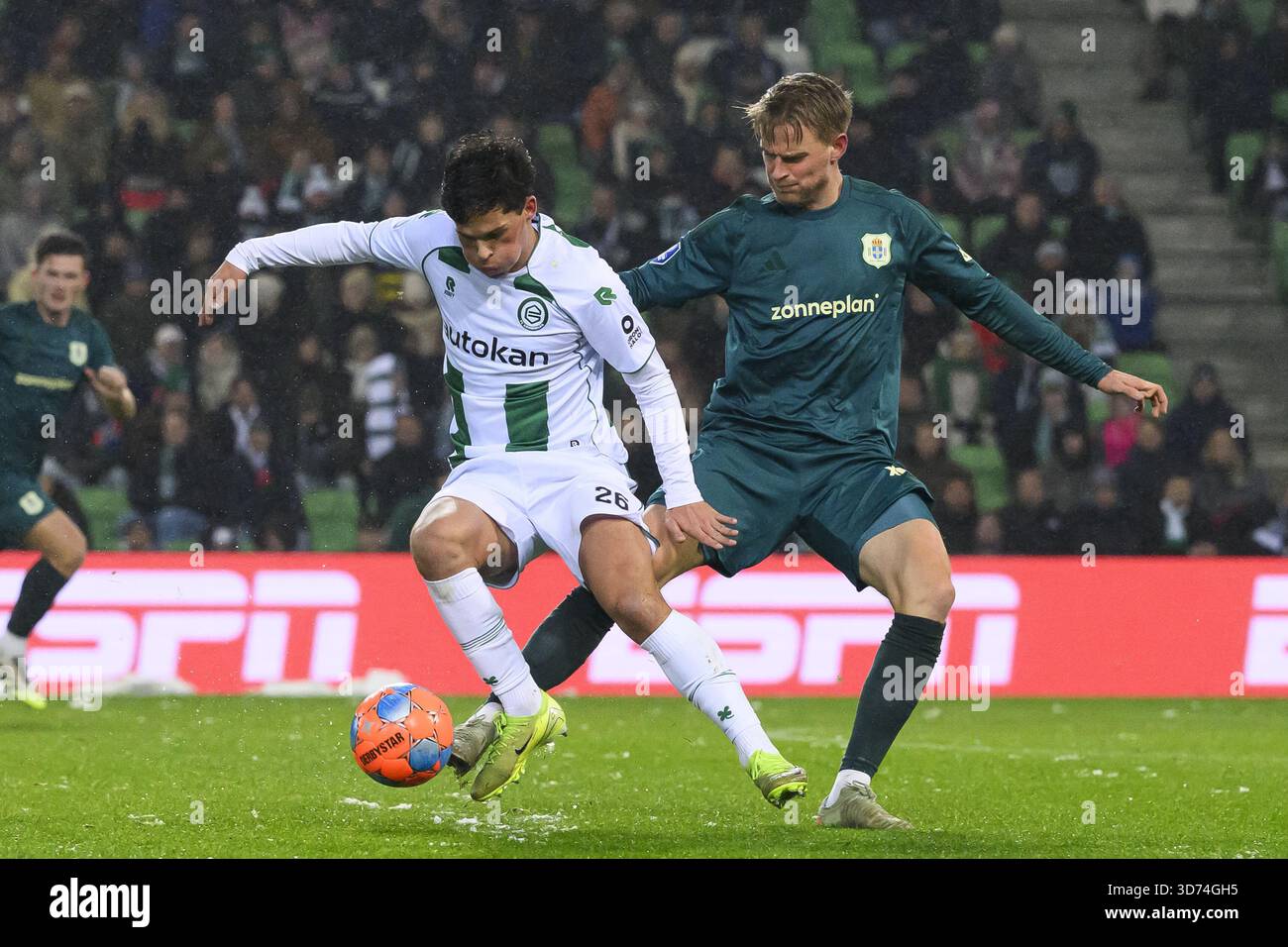 GRONINGEN – (L-R) Thom van Bergen of FC Groningen, Simon Graves of PEC ...