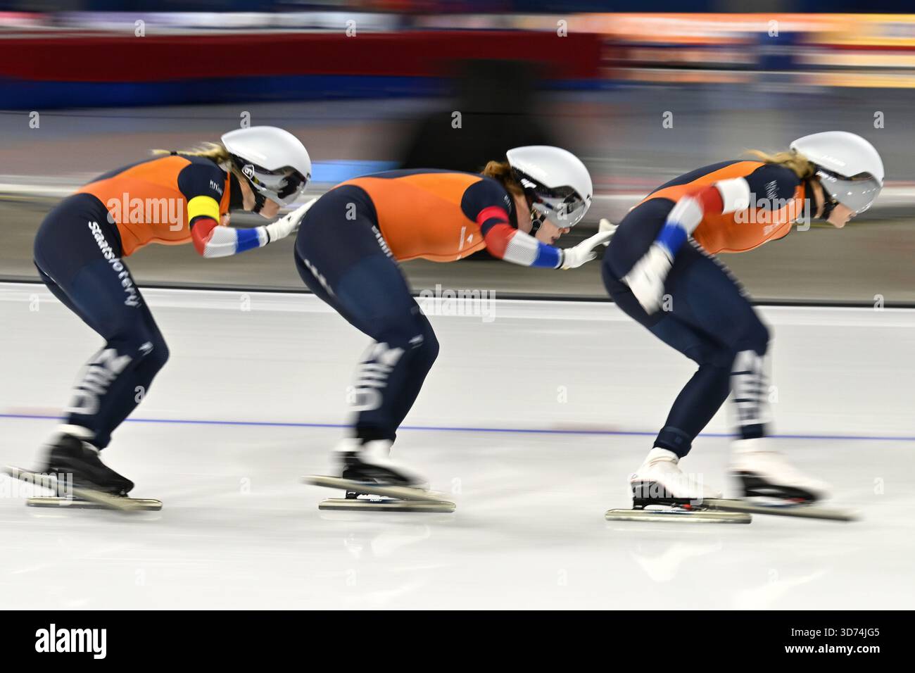 Team Netherlands competes in the women's team pursuit at the ISU Speed ...