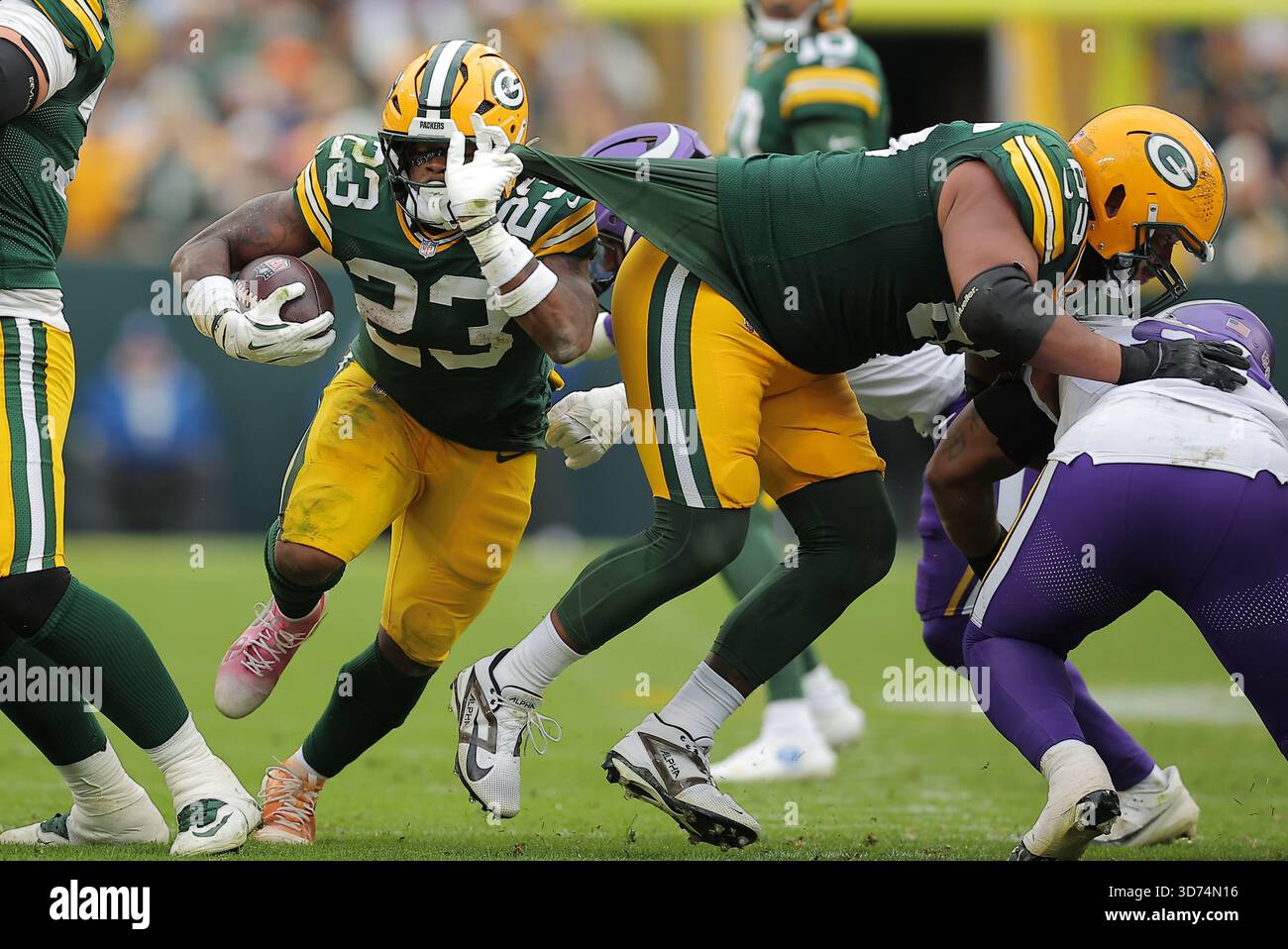 Green Bay Packers running back Emanuel Wilson (23) runs with the ball ...