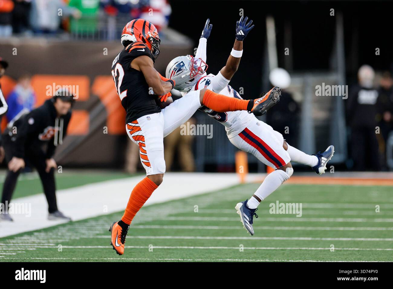 Cincinnati Bengals wide receiver Mitchell Tinsley (82) catches a pass ...