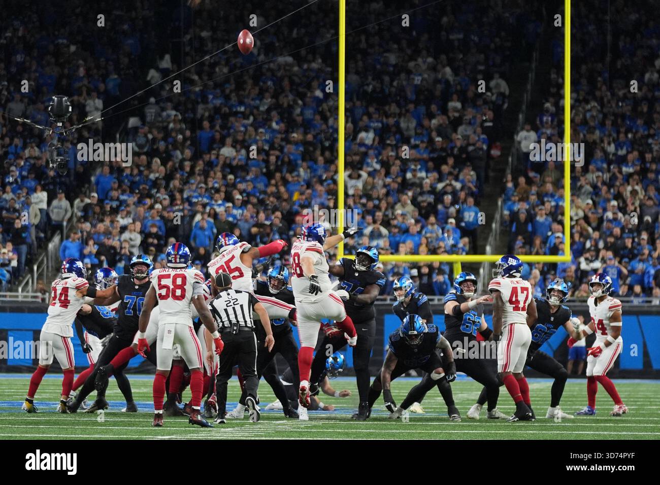 Detroit Lions place kicker Jake Bates (39) kicks a field goal against ...