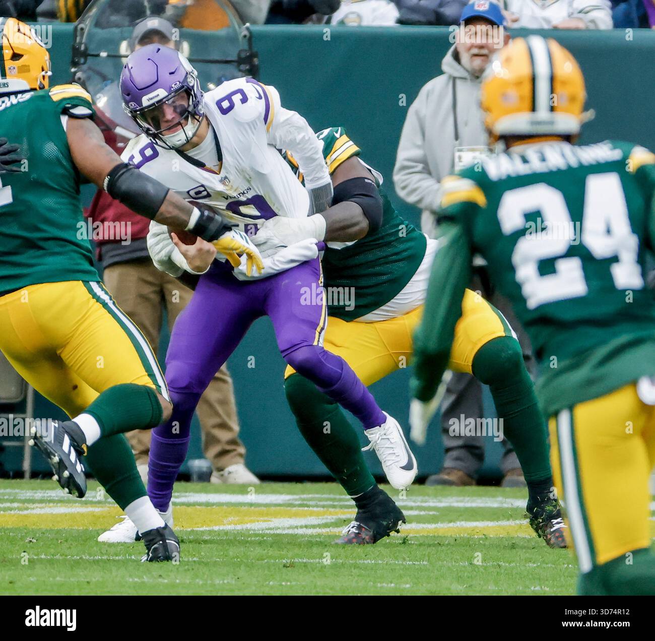 Green Bay Packers defensive tackle Devonte Wyatt (Rear) sacks Minnesota ...