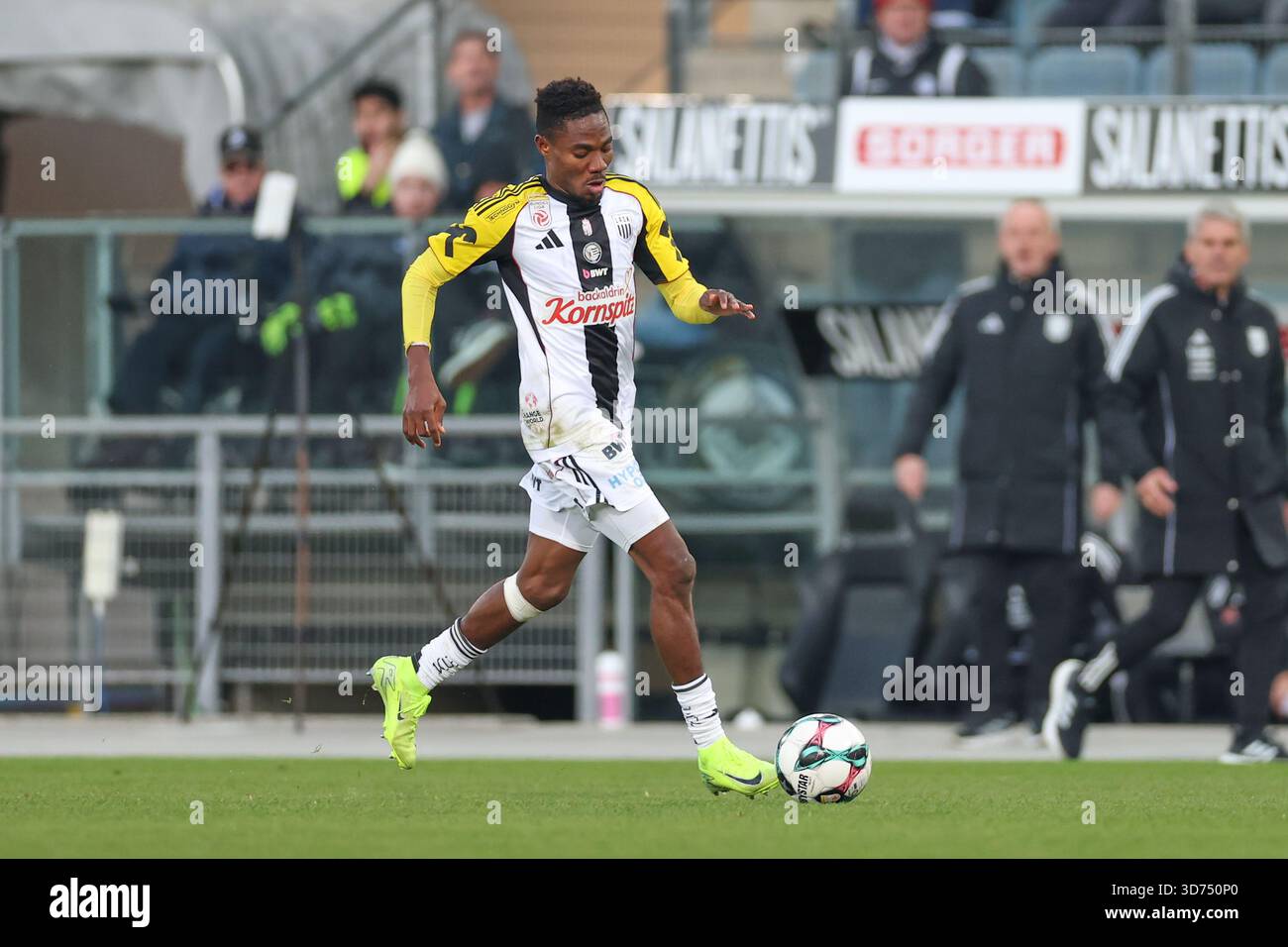 Graz, Austria, 23.November 2025, Merkur Arena - Soccer - ADMIRAL ...