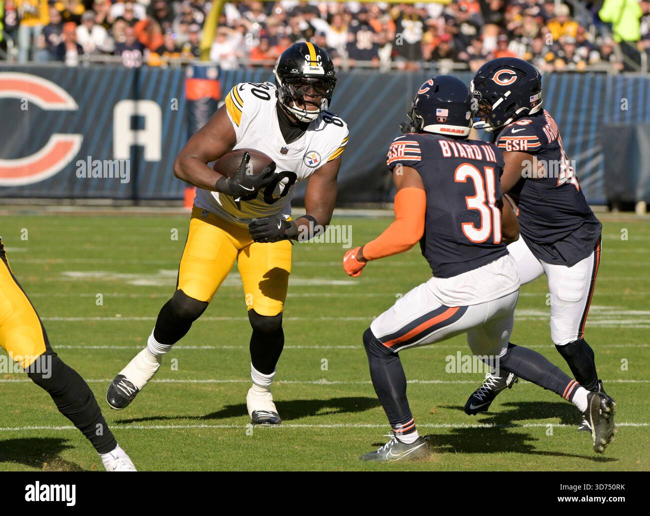 Pittsburgh Steelers tight end Darnell Washington (80) runs the ball ...