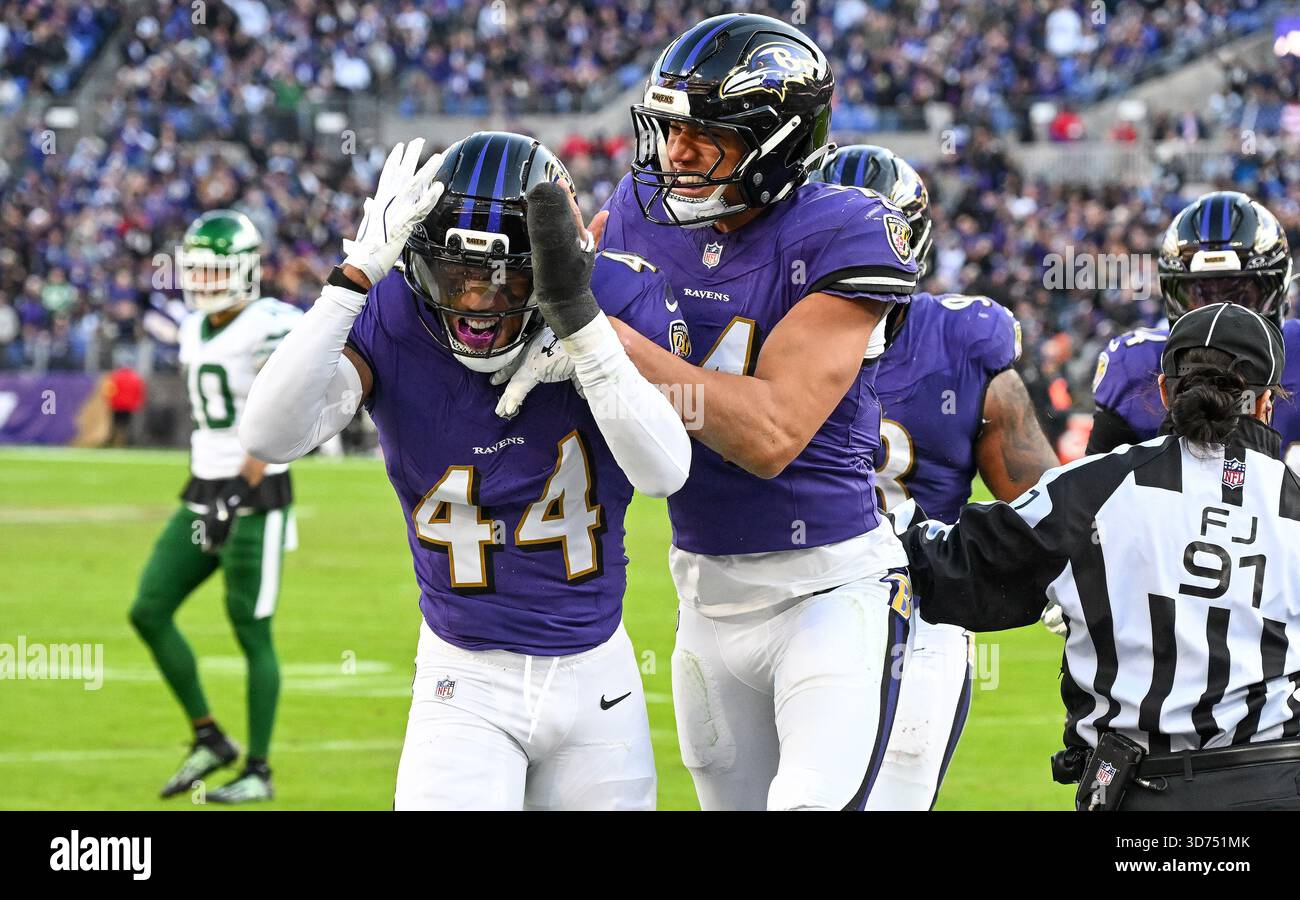 Baltimore Ravens cornerback Marlon Humphrey (44) and safety Kyle ...