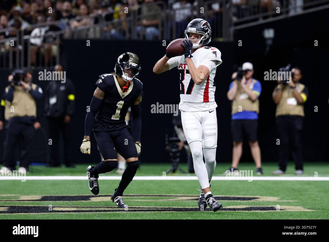 Atlanta Falcons wide receiver David Sills V (87) catches a pass for a ...